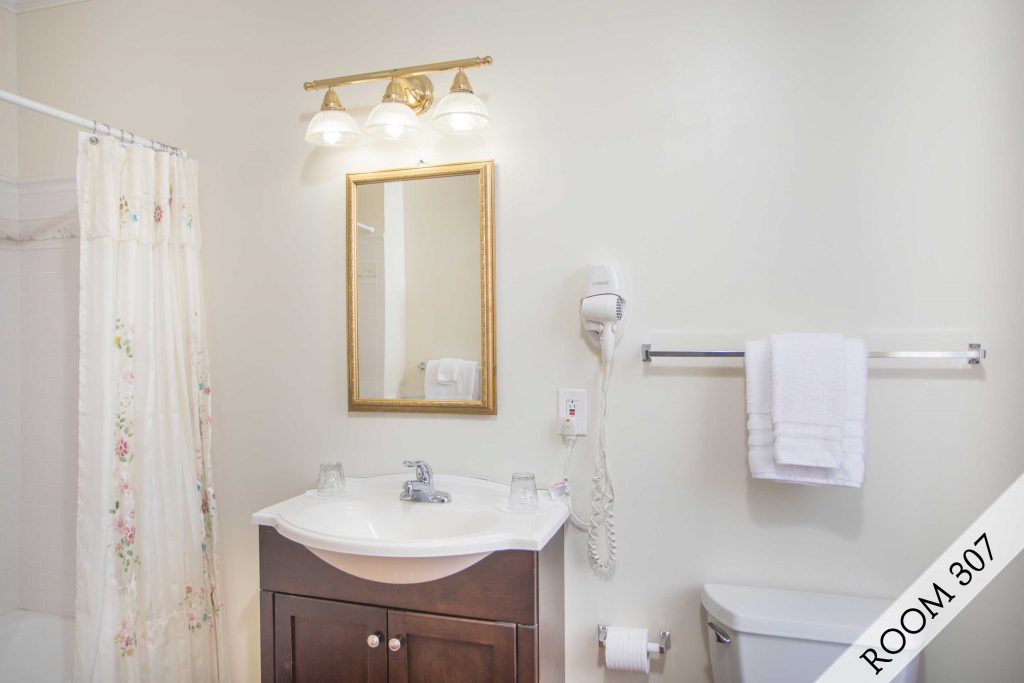 Room 307 – 17Hundred90 Inn & Restaurant